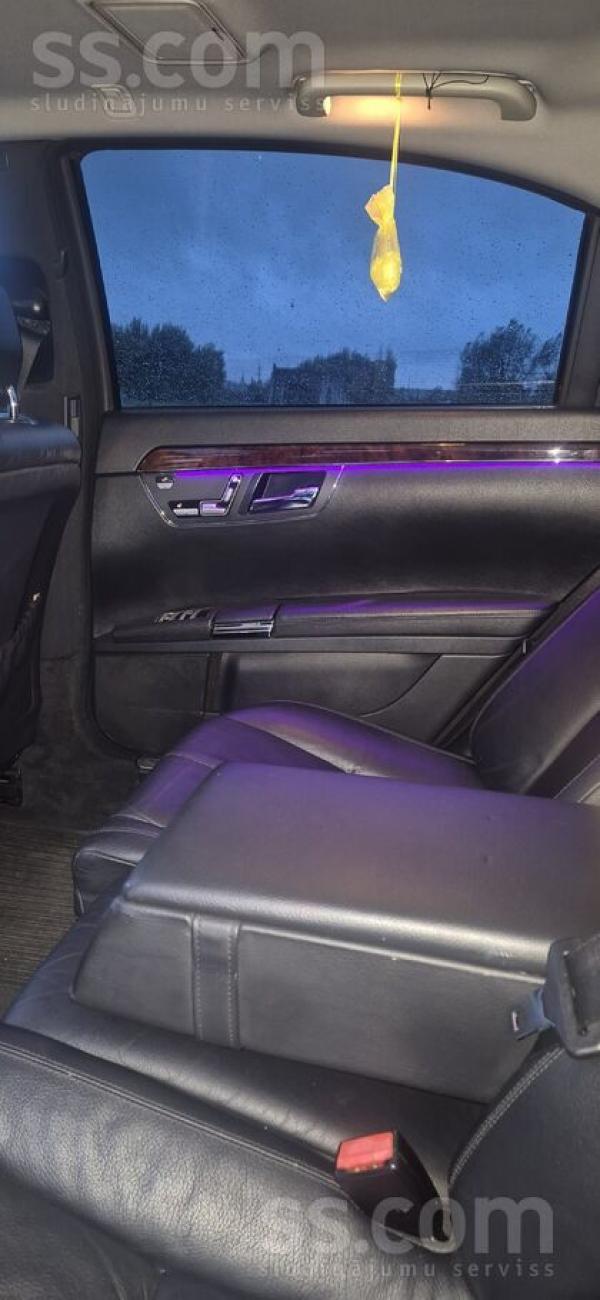 Melns Mercedes-Benz S 320 2007 Jelgava, ar dzinēja tilpumu 3.00 L un nobraukumu 342 tūkst. km par 6700 €, foto 8 vietnē AUTOMOTO.COM.LV