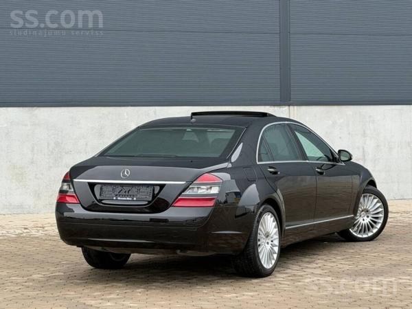 Black Mercedes-Benz S 320 2008 in Riga, with an engine capacity of 3.00 L and mileage of 0 thousand km for 6750 €, photo 4 on AUTOMOTO.COM.LV