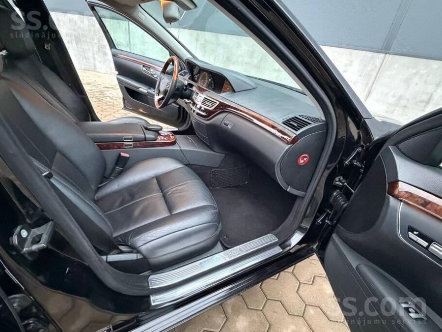 Melns Mercedes-Benz S 320 2008 Rīga, ar dzinēja tilpumu 3.00 L un nobraukumu 0 tūkst. km par 6450 €, foto 22 vietnē AUTOMOTO.COM.LV