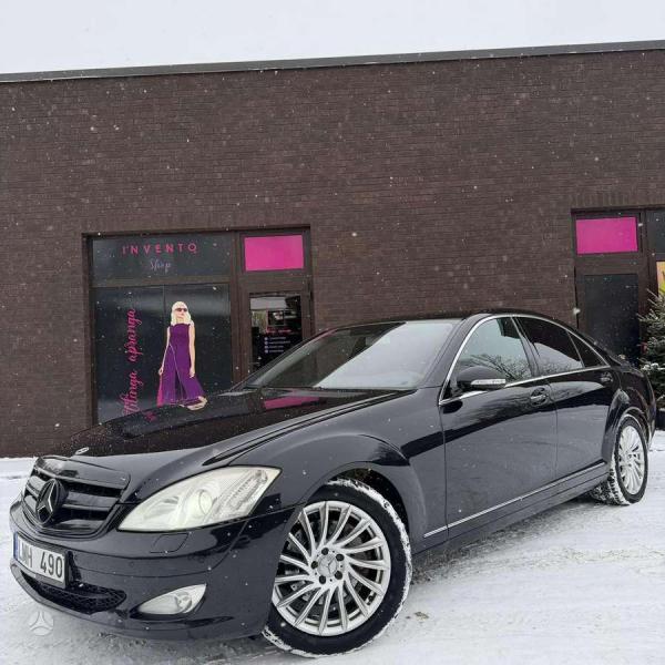 Black Mercedes-Benz S 320 2008 in Kaisiadorys, with an engine capacity of 2.99 L and mileage of 350 thousand km for 5450 €, photo 3 on AUTOMOTO.COM.LV