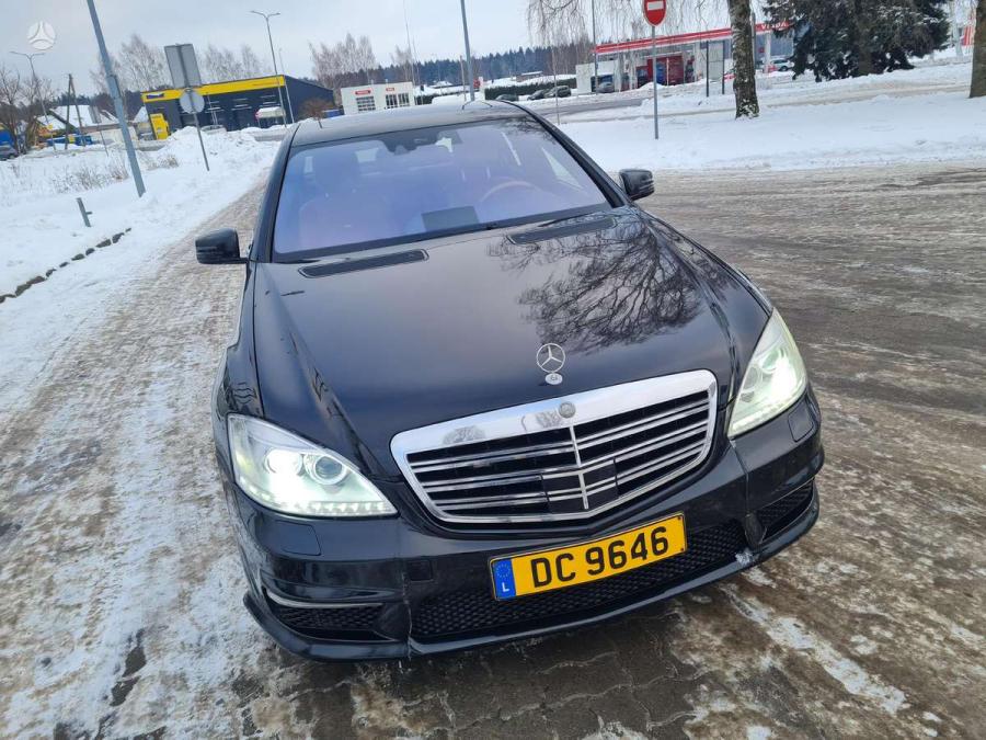 Melns Mercedes-Benz S 320 2008 Tauragė, ar dzinēja tilpumu 2.99 L un nobraukumu 330 tūkst. km par 8750 €, foto 1 vietnē AUTOMOTO.COM.LV