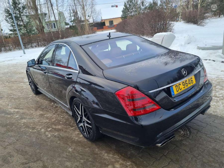 Melns Mercedes-Benz S 320 2008 Tauragė, ar dzinēja tilpumu 2.99 L un nobraukumu 330 tūkst. km par 8750 €, foto 11 vietnē AUTOMOTO.COM.LV