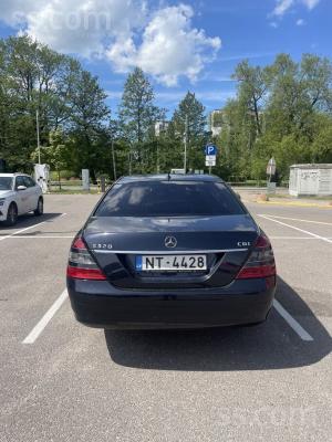 Black Mercedes-Benz S 320 2008 in Riga, with an engine capacity of 3.00 L and mileage of 297 thousand km for 5800 €, photo 3 on AUTOMOTO.COM.LV
