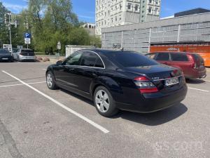 Black Mercedes-Benz S 320 2008 in Riga, with an engine capacity of 3.00 L and mileage of 297 thousand km for 5800 €, photo 6 on AUTOMOTO.COM.LV