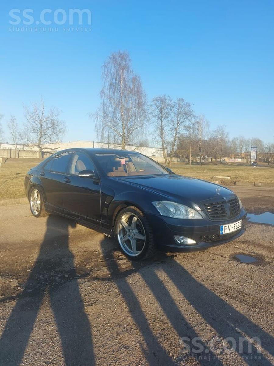 Черный Мерседес С 320 2008 в Рига, объемом двигателя 3.00 л и пробегом 430 тыс. км за 5700 €, фото 3 на AUTOMOTO.COM.LV