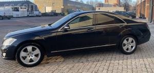 Черный Мерседес С 320 2008 в Рига, объемом двигателя 3.00 л и пробегом 289 тыс. км за 5500 €, фото 5 на AUTOMOTO.COM.LV