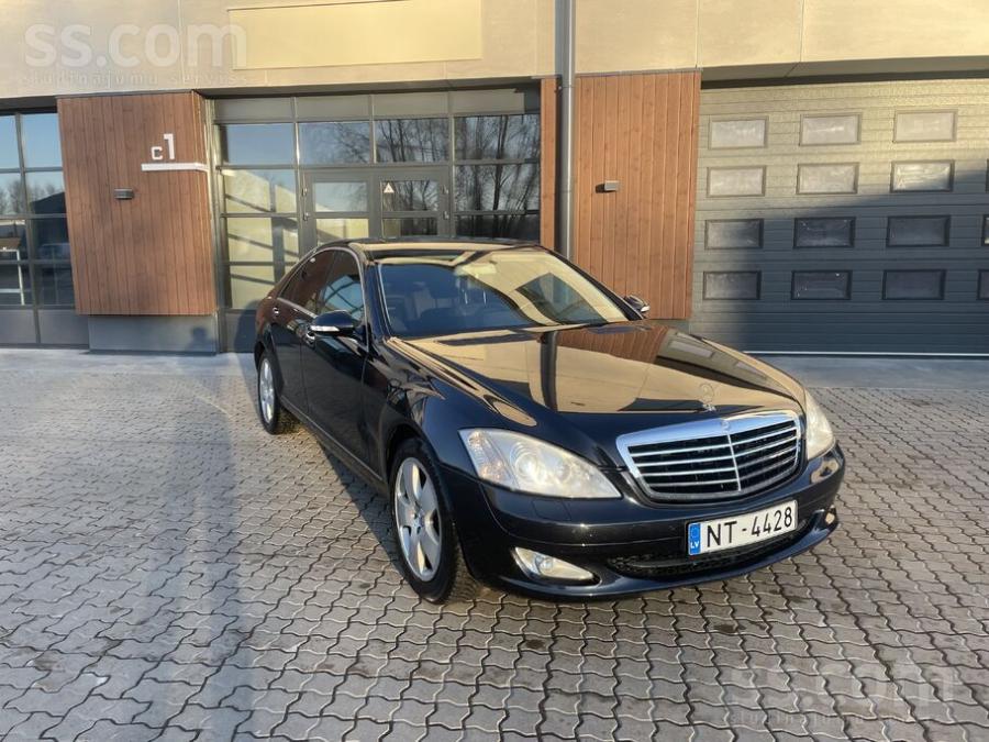 Черный Мерседес С 320 2008 в Рига, объемом двигателя 3.00 л и пробегом 289 тыс. км за 5500 €, фото 9 на AUTOMOTO.COM.LV