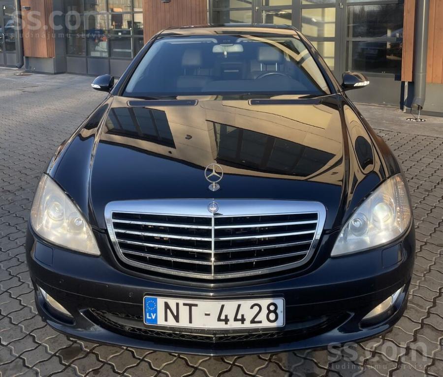 Черный Мерседес С 320 2008 в Рига, объемом двигателя 3.00 л и пробегом 289 тыс. км за 5500 €, фото 10 на AUTOMOTO.COM.LV