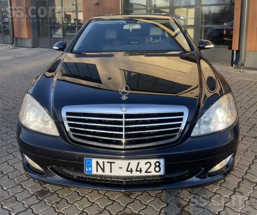 Черный Мерседес С 320 2008 в Рига, объемом двигателя 3.00 л и пробегом 289 тыс. км за 5500 €, фото 11 на AUTOMOTO.COM.LV