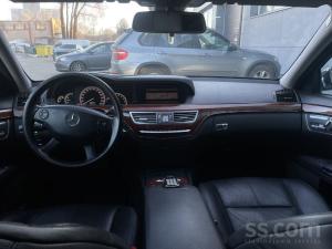 Черный Мерседес С 320 2008 в Рига, объемом двигателя 3.00 л и пробегом 289 тыс. км за 5500 €, фото 16 на AUTOMOTO.COM.LV