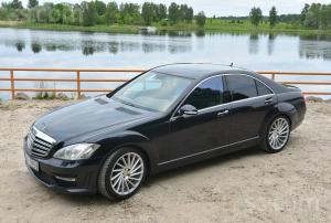 Black Mercedes-Benz S 320 2008 in Aizkraukle, with an engine capacity of 3.00 L and mileage of 270 thousand km for 7500 €, photo 4 on AUTOMOTO.COM.LV