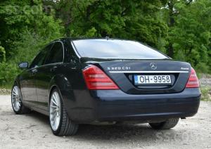 Black Mercedes-Benz S 320 2008 in Aizkraukle, with an engine capacity of 3.00 L and mileage of 270 thousand km for 7500 €, photo 5 on AUTOMOTO.COM.LV