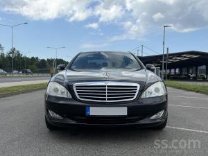 Черный Мерседес С 320 2008 в Рига, объемом двигателя 3.00 л и пробегом 275 тыс. км за 5900 €, фото 4 на AUTOMOTO.COM.LV