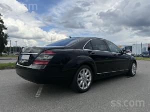 Черный Мерседес С 320 2008 в Рига, объемом двигателя 3.00 л и пробегом 275 тыс. км за 5900 €, фото 6 на AUTOMOTO.COM.LV