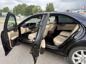 Черный Мерседес С 320 2008 в Рига, объемом двигателя 3.00 л и пробегом 275 тыс. км за 5900 €, фото 10 на AUTOMOTO.COM.LV