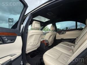 Черный Мерседес С 320 2008 в Рига, объемом двигателя 3.00 л и пробегом 275 тыс. км за 5900 €, фото 13 на AUTOMOTO.COM.LV