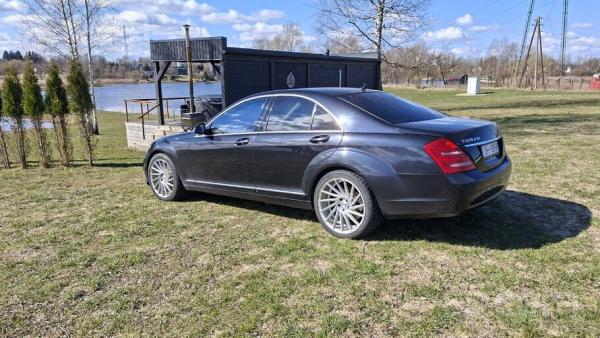 Melns Mercedes-Benz S 320 2008 Aizkraukle, ar dzinēja tilpumu 3.00 L un nobraukumu 270 tūkst. km par 7499 €, foto 4 vietnē AUTOMOTO.COM.LV