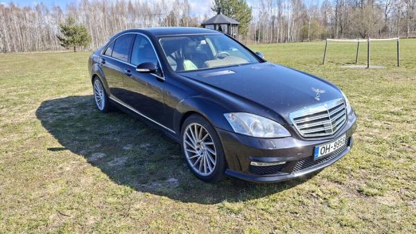 Black Mercedes-Benz S 320 2008 in Aizkraukle, with an engine capacity of 3.00 L and mileage of 270 thousand km for 7499 €, photo 3 on AUTOMOTO.COM.LV