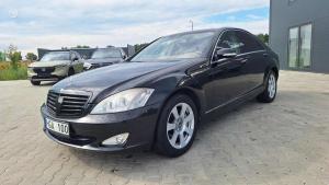 Черный Мерседес С 320 2008 в Вильнюс, объемом двигателя 2.99 л и пробегом 268 тыс. км за 6100 €, фото  на AUTOMOTO.COM.LV