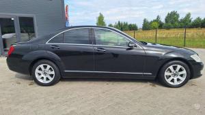 Черный Мерседес С 320 2008 в Вильнюс, объемом двигателя 2.99 л и пробегом 268 тыс. км за 6100 €, фото 4 на AUTOMOTO.COM.LV