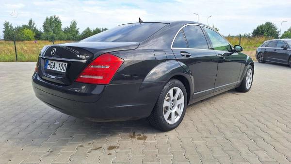 Black Mercedes-Benz S 320 2008 in Vilnius, with an engine capacity of 2.99 L and mileage of 268 thousand km for 6100 €, photo 6 on AUTOMOTO.COM.LV