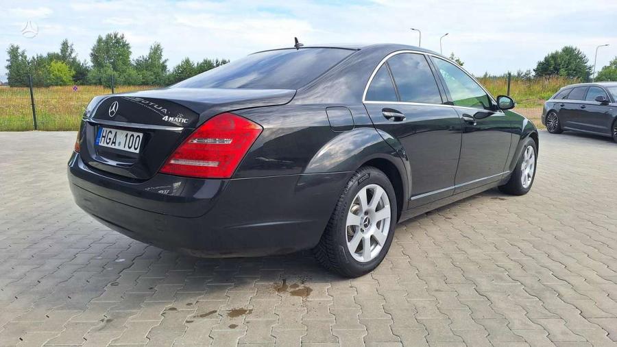 Черный Мерседес С 320 2008 в Вильнюс, объемом двигателя 2.99 л и пробегом 268 тыс. км за 6100 €, фото 7 на AUTOMOTO.COM.LV
