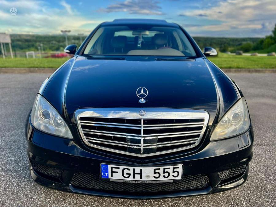 Черный Мерседес С 320 2008 в Укмерге, объемом двигателя 3.20 л и пробегом 284 тыс. км за 5700 €, фото 3 на AUTOMOTO.COM.LV