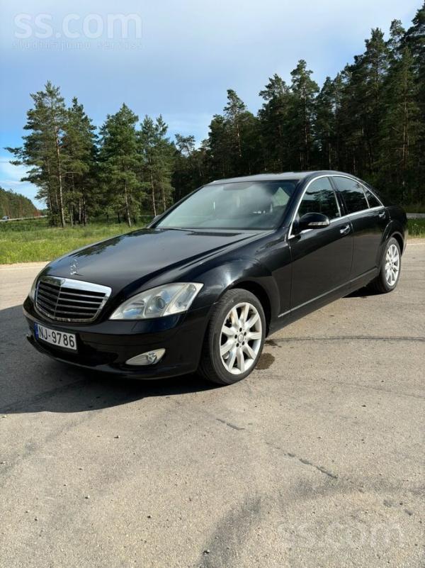 Черный Мерседес С 320 2008 в Екабпилс, объемом двигателя 3.00 л и пробегом 391 тыс. км за 5200 €, фото 2 на AUTOMOTO.COM.LV