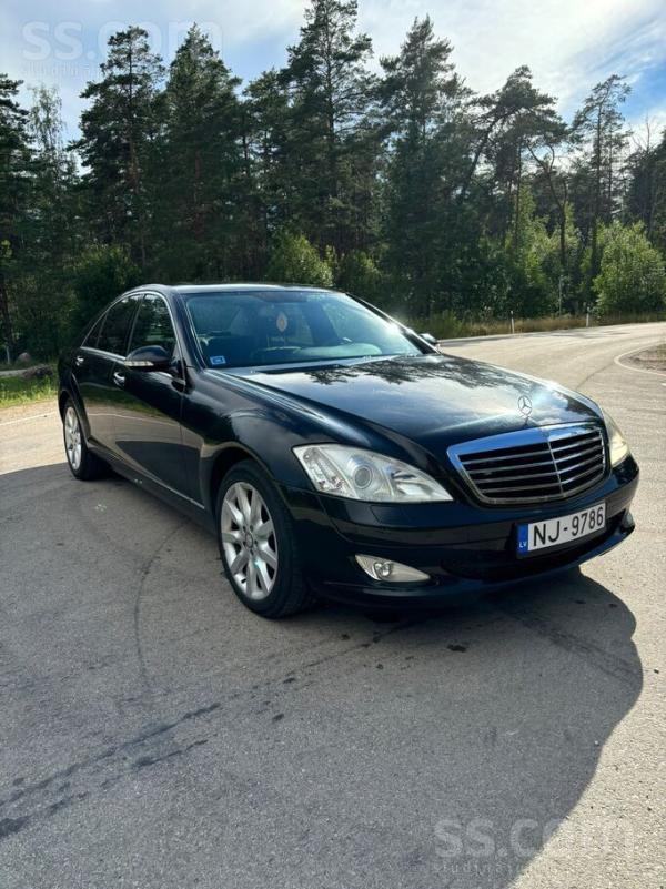 Черный Мерседес С 320 2008 в Екабпилс, объемом двигателя 3.00 л и пробегом 391 тыс. км за 5200 €, фото 4 на AUTOMOTO.COM.LV