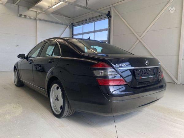 Black Mercedes-Benz S 320 2008 in Radviliskis, with an engine capacity of 2.99 L and mileage of 256 thousand km for 5263 €, photo 4 on AUTOMOTO.COM.LV