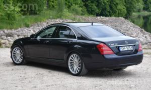 Черный Мерседес С 320 2008 в Айзкраукле, объемом двигателя 3.00 л и пробегом 271 тыс. км за 6499 €, фото 3 на AUTOMOTO.COM.LV