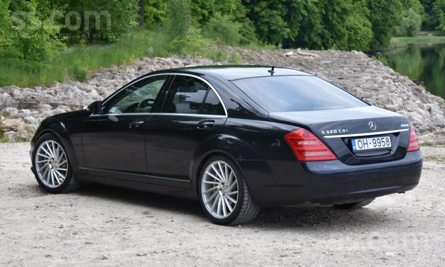 Черный Мерседес С 320 2008 в Айзкраукле, объемом двигателя 3.00 л и пробегом 271 тыс. км за 6499 €, фото 3 на AUTOMOTO.COM.LV