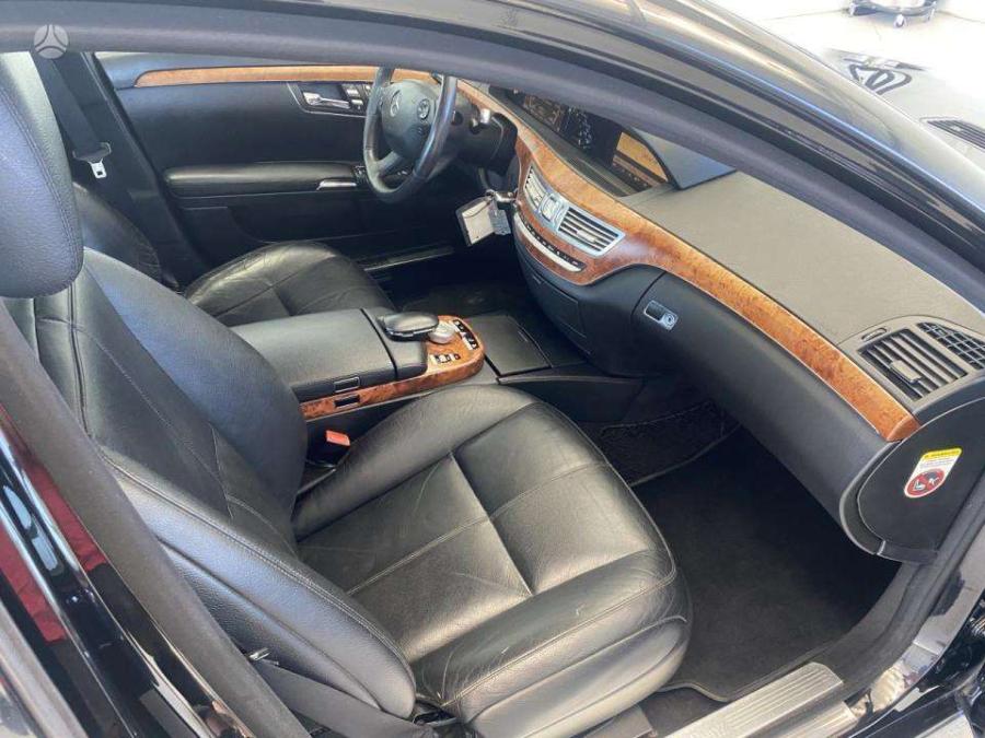 Melns Mercedes-Benz S 320 2008 Radviliškis, ar dzinēja tilpumu 2.99 L un nobraukumu 256 tūkst. km par 5142 €, foto 9 vietnē AUTOMOTO.COM.LV