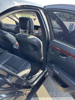 Melns Mercedes-Benz S 320 2008 Valmiera, ar dzinēja tilpumu 3.00 L un nobraukumu 296 tūkst. km par 7450 €, foto 7 vietnē AUTOMOTO.COM.LV
