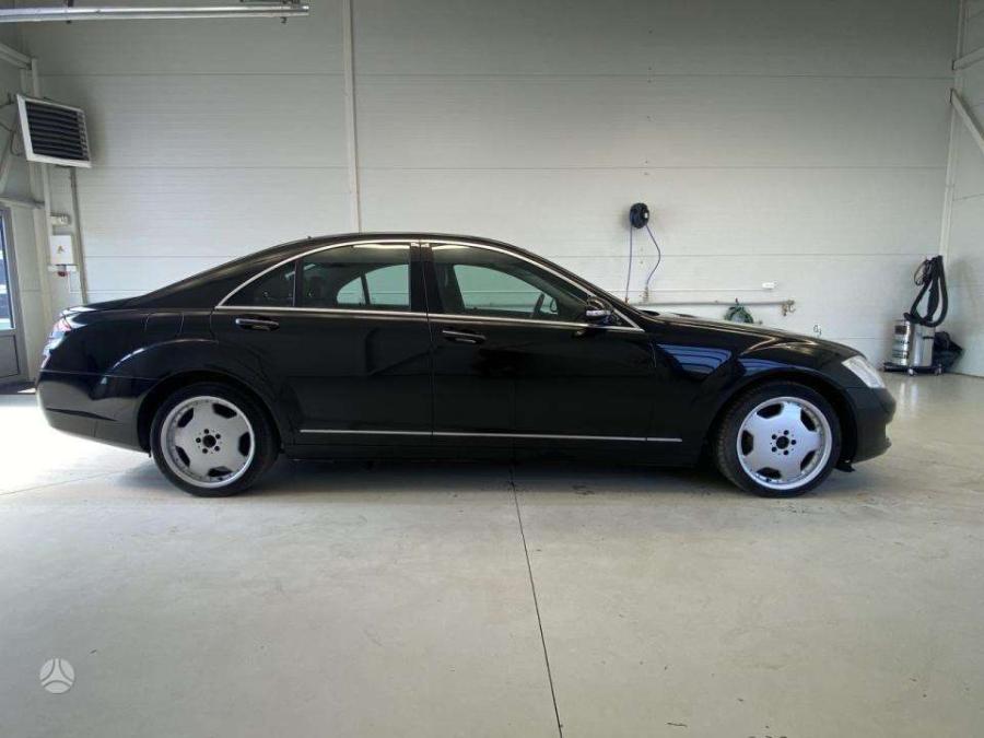 Black Mercedes-Benz S 320 2008 in Radviliskis, with an engine capacity of 2.99 L and mileage of 256 thousand km for 5142 €, photo 8 on AUTOMOTO.COM.LV
