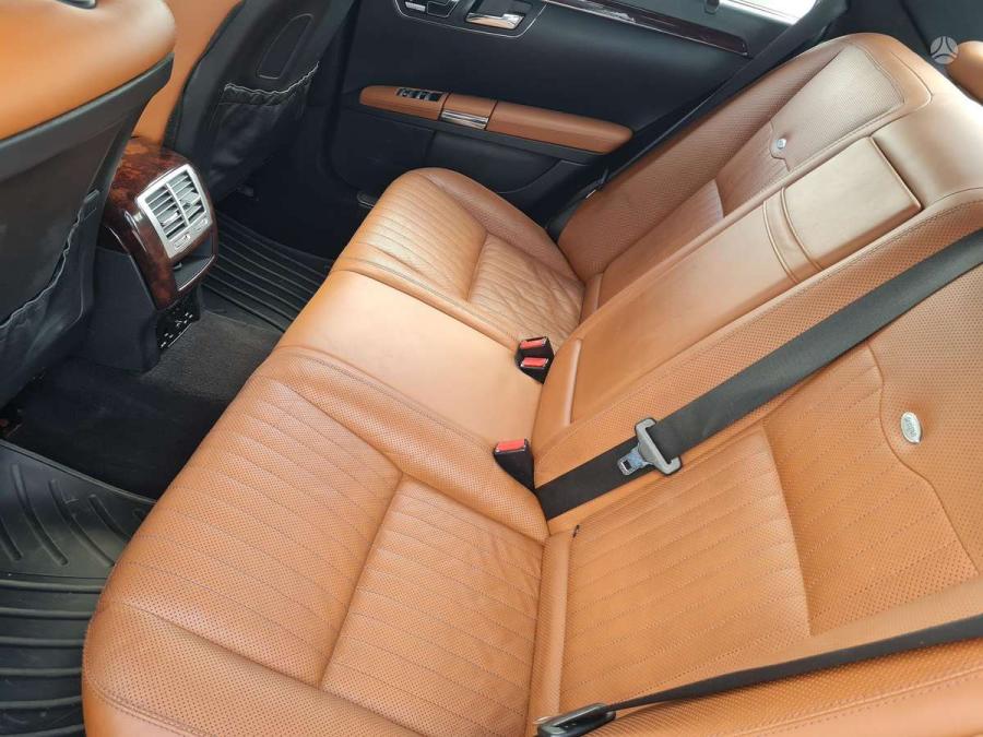 Melns Mercedes-Benz S 320 2008 Tauragė, ar dzinēja tilpumu 2.99 L un nobraukumu 330 tūkst. km par 6750 €, foto 7 vietnē AUTOMOTO.COM.LV