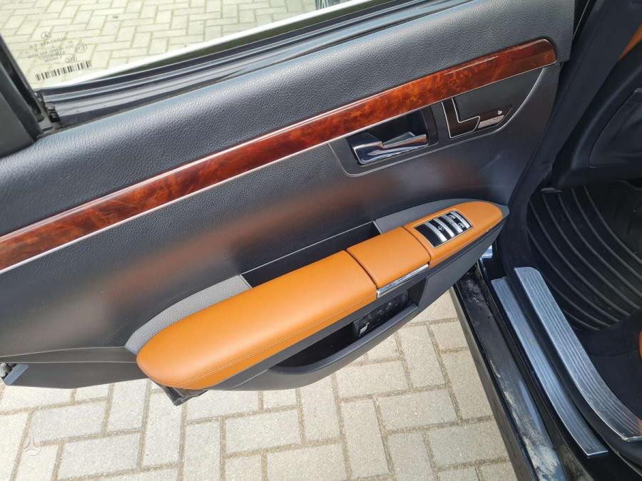 Melns Mercedes-Benz S 320 2008 Tauragė, ar dzinēja tilpumu 2.99 L un nobraukumu 330 tūkst. km par 6750 €, foto 8 vietnē AUTOMOTO.COM.LV