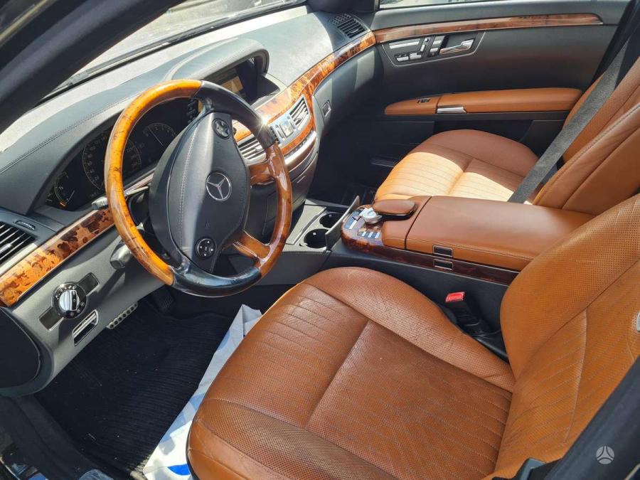 Melns Mercedes-Benz S 320 2008 Tauragė, ar dzinēja tilpumu 2.99 L un nobraukumu 330 tūkst. km par 6750 €, foto 10 vietnē AUTOMOTO.COM.LV