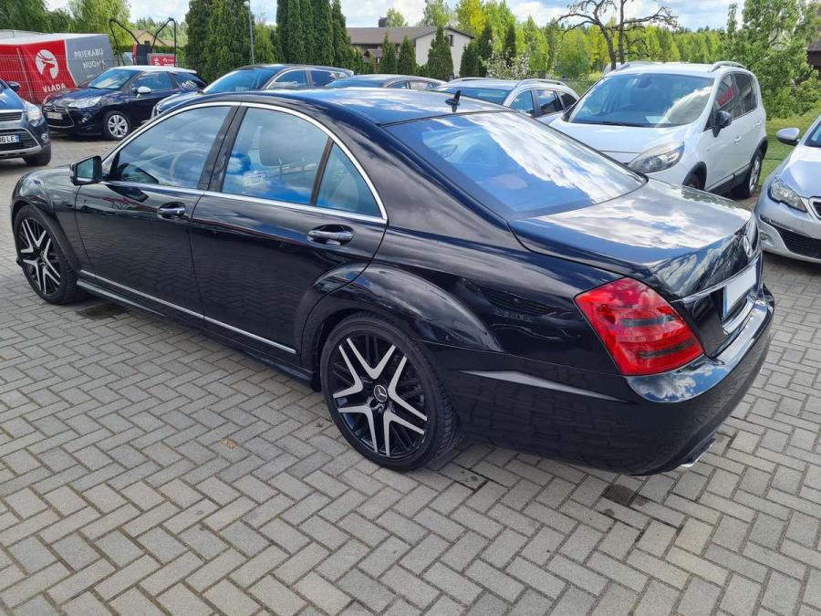 Melns Mercedes-Benz S 320 2008 Tauragė, ar dzinēja tilpumu 2.99 L un nobraukumu 330 tūkst. km par 6750 €, foto 12 vietnē AUTOMOTO.COM.LV