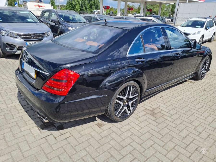 Melns Mercedes-Benz S 320 2008 Tauragė, ar dzinēja tilpumu 2.99 L un nobraukumu 330 tūkst. km par 6750 €, foto 15 vietnē AUTOMOTO.COM.LV