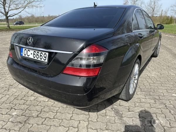 Melns Mercedes-Benz S 320 2009 Saldus, ar dzinēja tilpumu 3.00 L un nobraukumu 347 tūkst. km par 8500 €, foto 5 vietnē AUTOMOTO.COM.LV