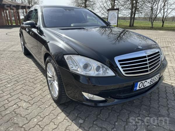 Черный Мерседес С 320 2009 в Салдус, объемом двигателя 3.00 л и пробегом 347 тыс. км за 8500 €, фото 2 на AUTOMOTO.COM.LV