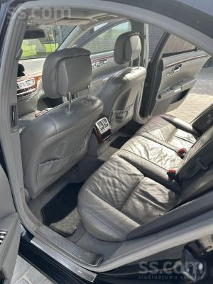 Melns Mercedes-Benz S 320 2009 Saldus, ar dzinēja tilpumu 3.00 L un nobraukumu 347 tūkst. km par 8500 €, foto 13 vietnē AUTOMOTO.COM.LV