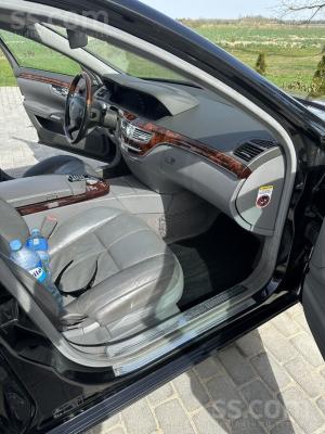 Melns Mercedes-Benz S 320 2009 Saldus, ar dzinēja tilpumu 3.00 L un nobraukumu 347 tūkst. km par 8500 €, foto 14 vietnē AUTOMOTO.COM.LV