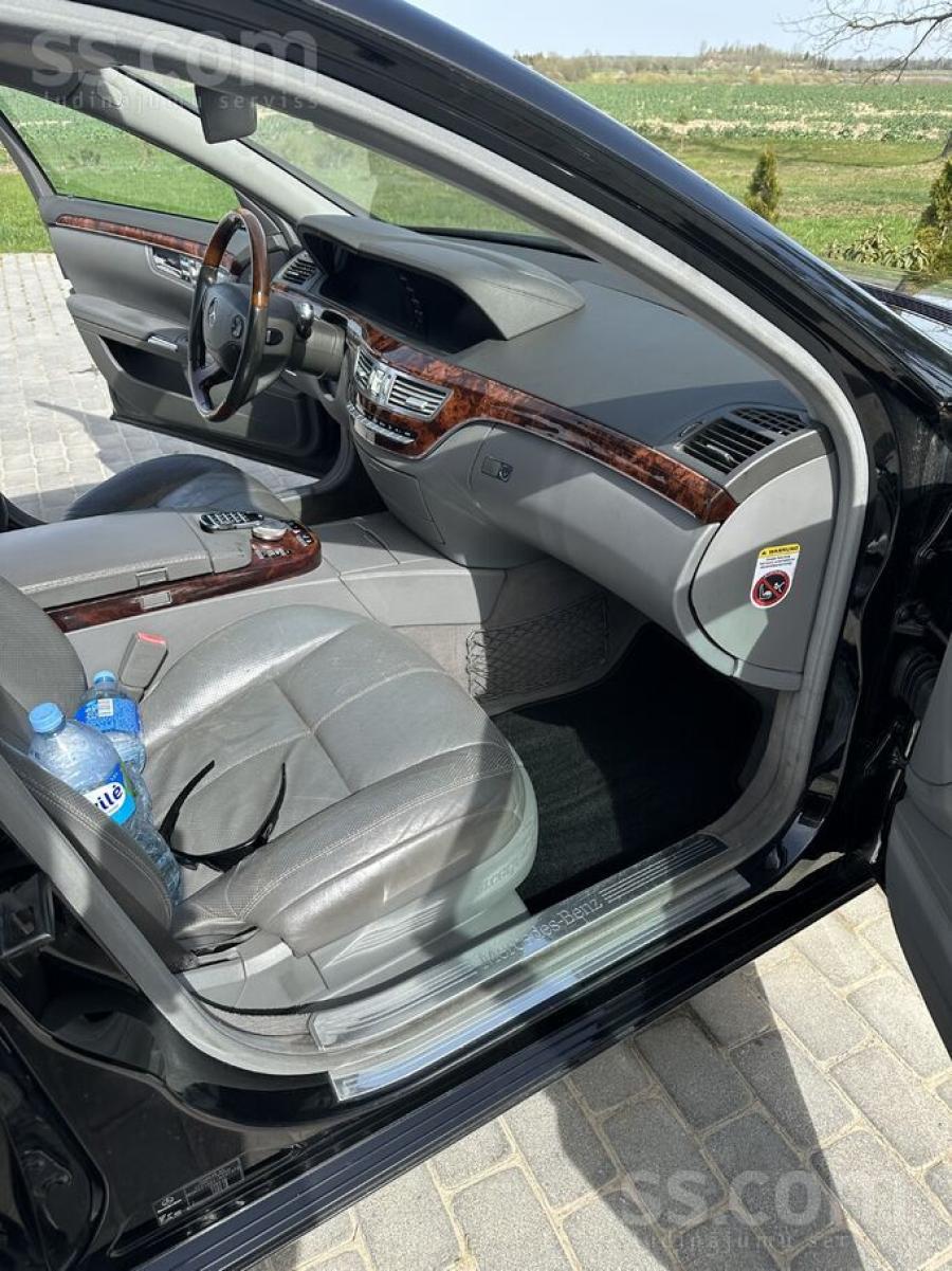 Melns Mercedes-Benz S 320 2009 Saldus, ar dzinēja tilpumu 3.00 L un nobraukumu 347 tūkst. km par 8500 €, foto 14 vietnē AUTOMOTO.COM.LV