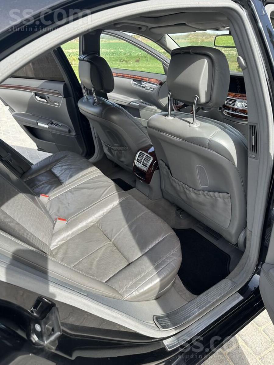 Melns Mercedes-Benz S 320 2009 Saldus, ar dzinēja tilpumu 3.00 L un nobraukumu 347 tūkst. km par 8500 €, foto 15 vietnē AUTOMOTO.COM.LV