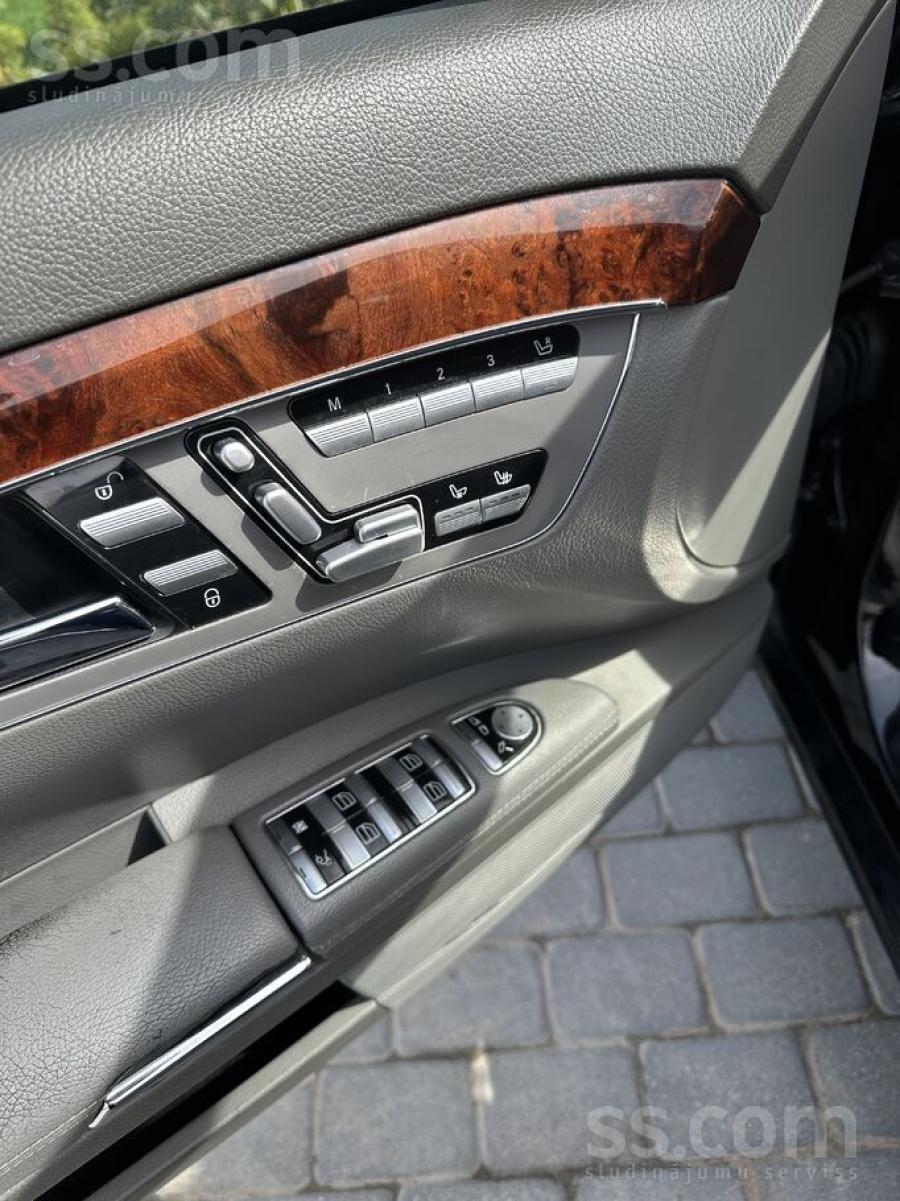 Melns Mercedes-Benz S 320 2009 Saldus, ar dzinēja tilpumu 3.00 L un nobraukumu 347 tūkst. km par 8500 €, foto 18 vietnē AUTOMOTO.COM.LV