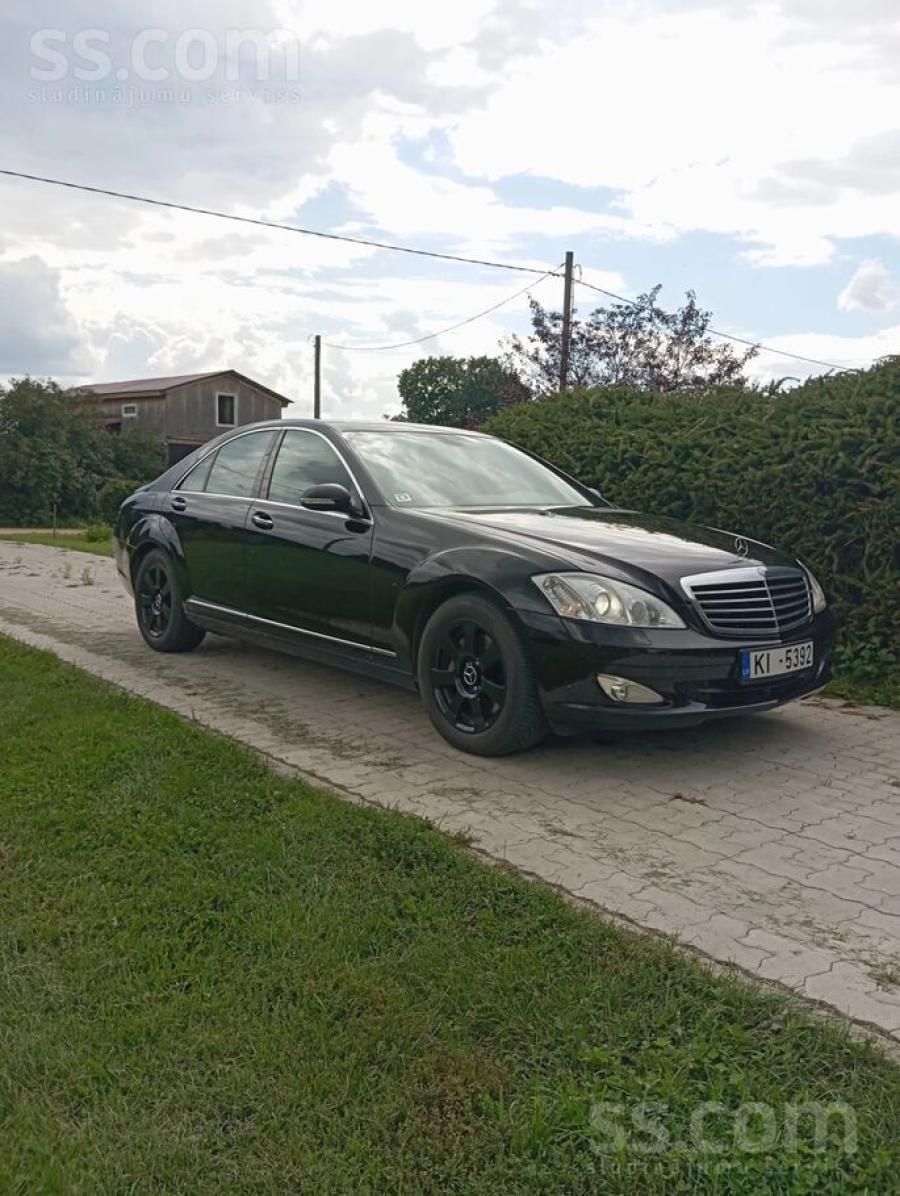 Черный Мерседес С 320 2009 в Екабпилс, объемом двигателя 3.00 л и пробегом 250 тыс. км за 9900 €, фото 1 на AUTOMOTO.COM.LV