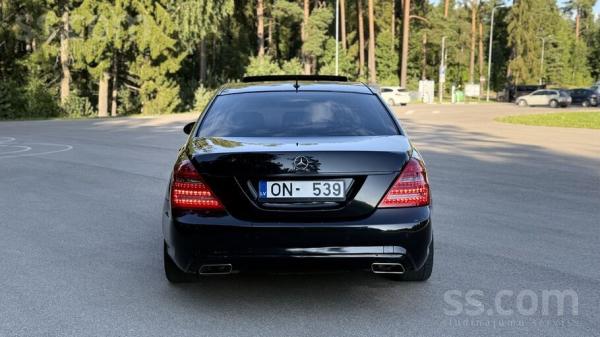 Black Mercedes-Benz S 320 2009 in Madona, with an engine capacity of 3.00 L and mileage of 433 thousand km for 6650 €, photo 4 on AUTOMOTO.COM.LV