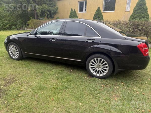 Черный Мерседес С 320 2009 в Лиепая, объемом двигателя 3.00 л и пробегом 234 тыс. км за 6999 €, фото 5 на AUTOMOTO.COM.LV